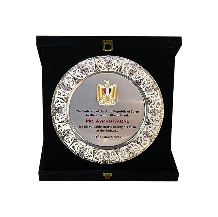 Metal Crest in Velvet box | AMECON